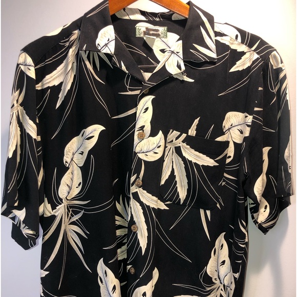 Tommy Bahama | Shirts | Tommy Bahama Short Sleeve Button Down Short Sleeve Hawaiian Silk Shirt S ...